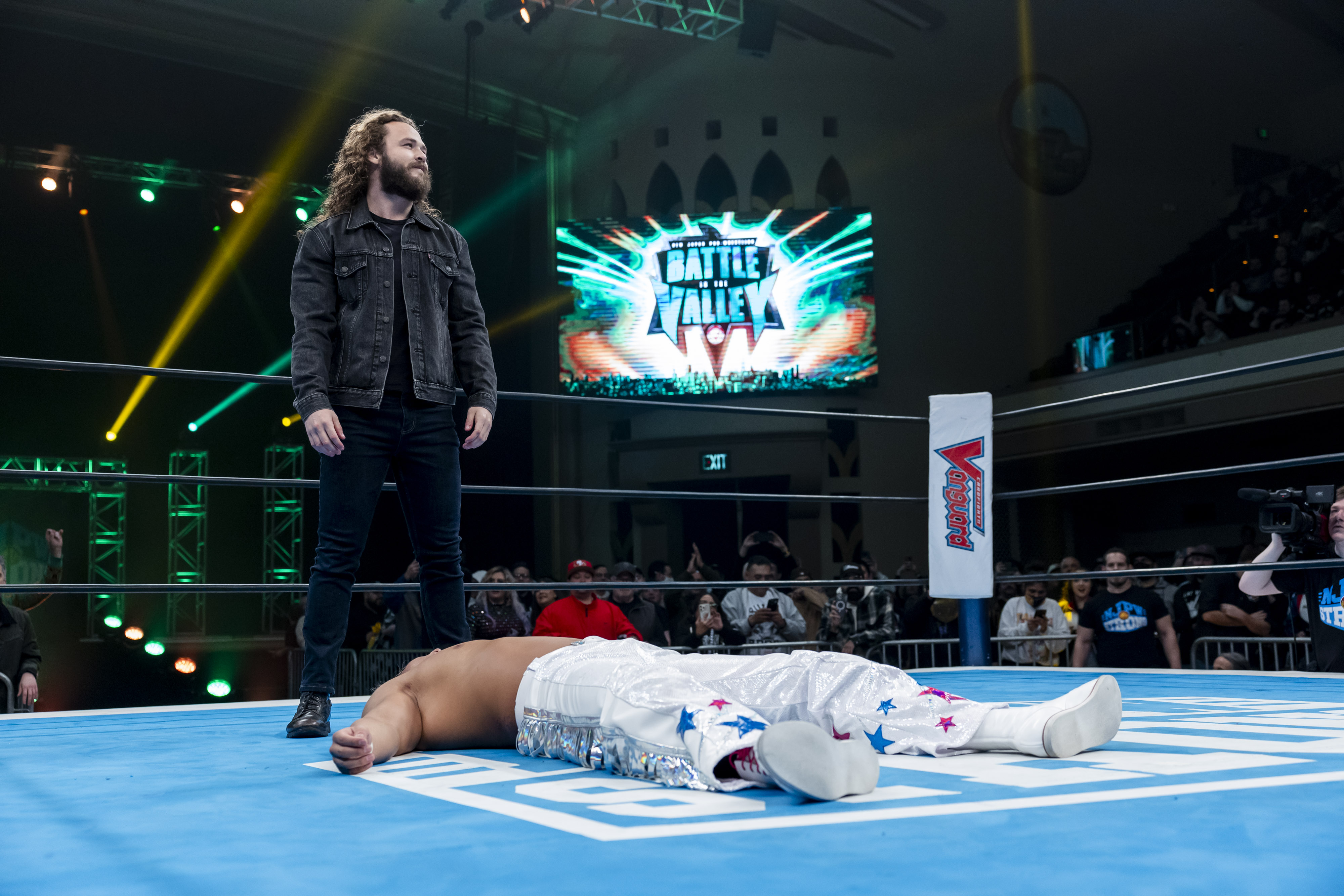 Jack Perry reaparece en NJPW – Combate MX